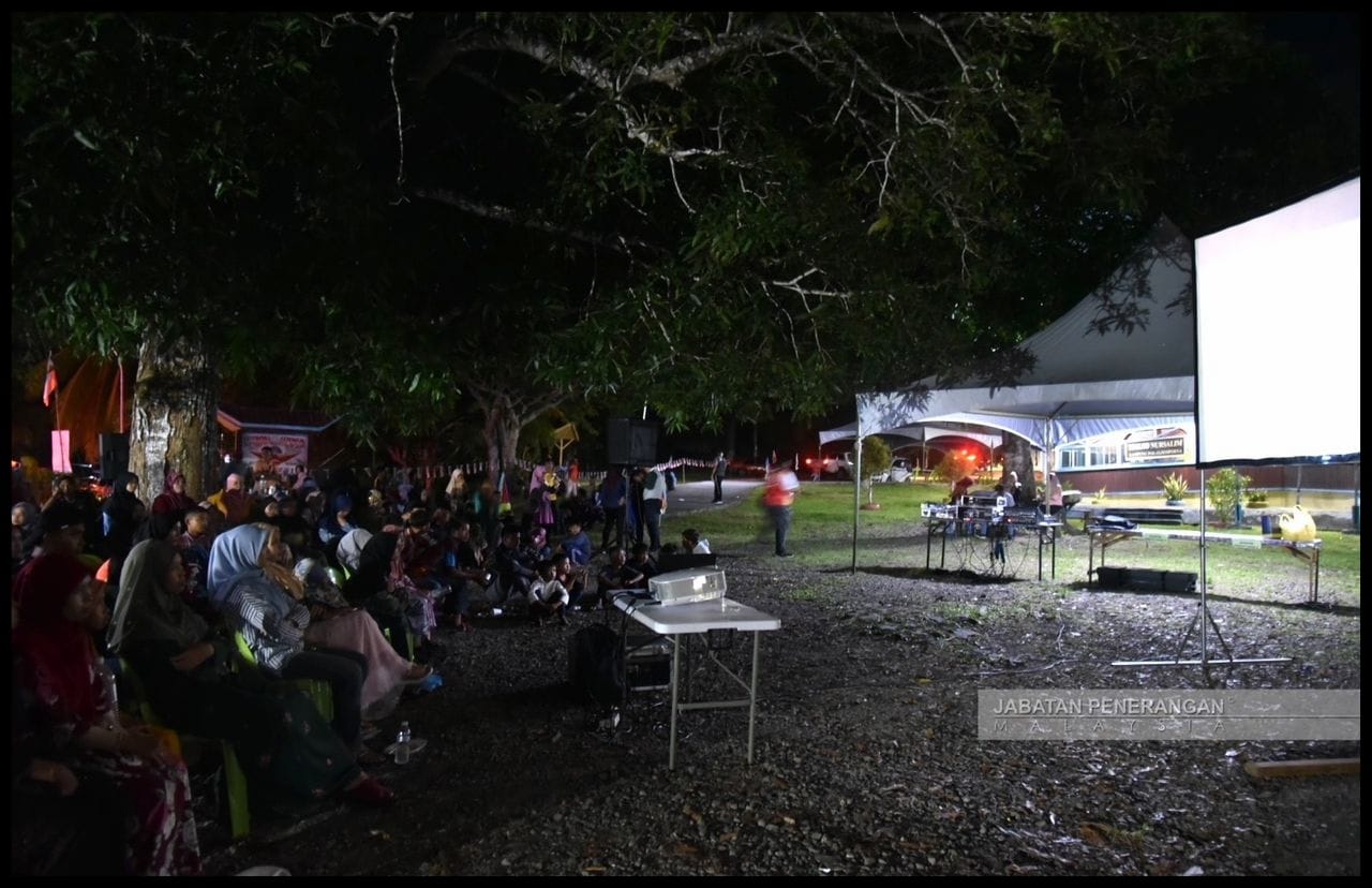 500 Penduduk Tonton Wayang Pacak - Sabah News - Bebas Bersuara